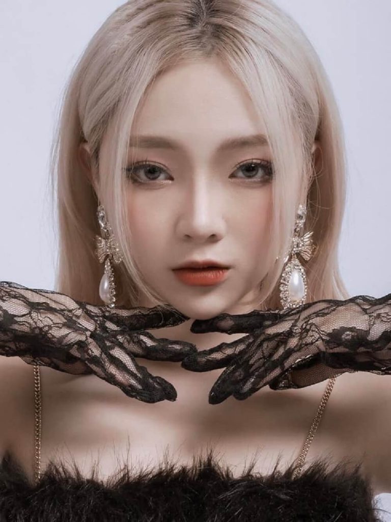 50+ Ảnh Linh Chichan (Hoàng Nguyễn Linh Chi) cute, sexy nhất