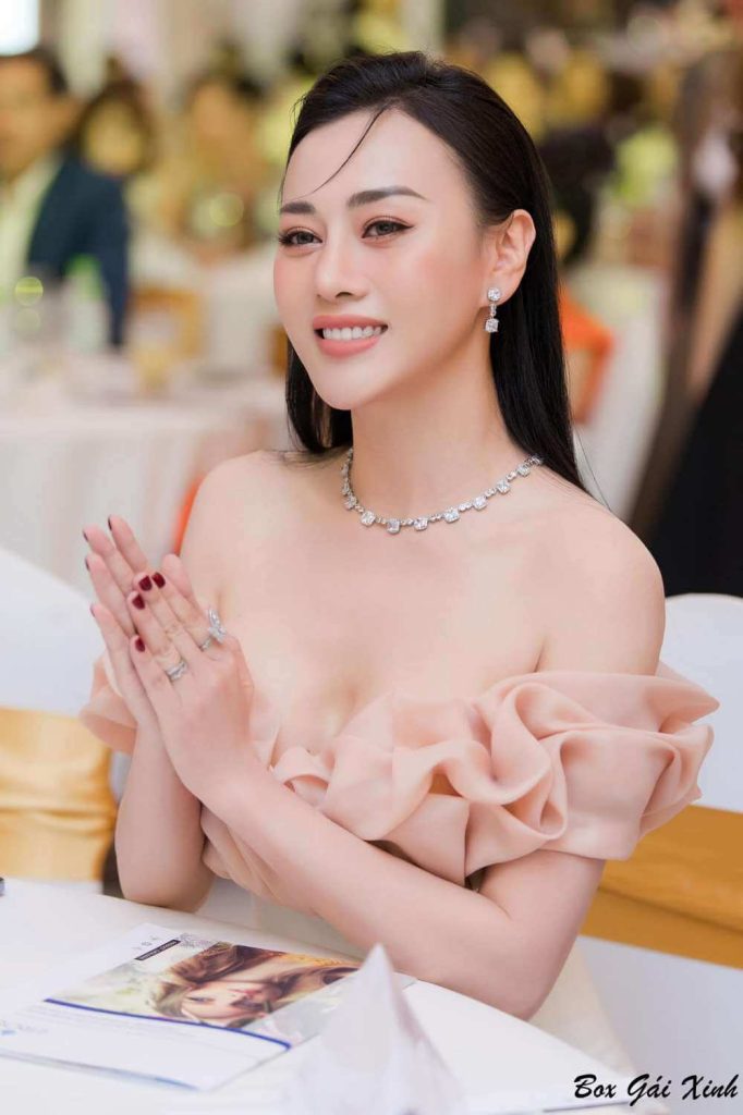 80+ Hình ảnh Phương Oanh sexy với những bộ bikini