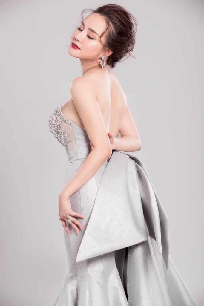 80+ Hình ảnh Vy Oanh sexy với những bộ bikini - Ảnh gái xinh