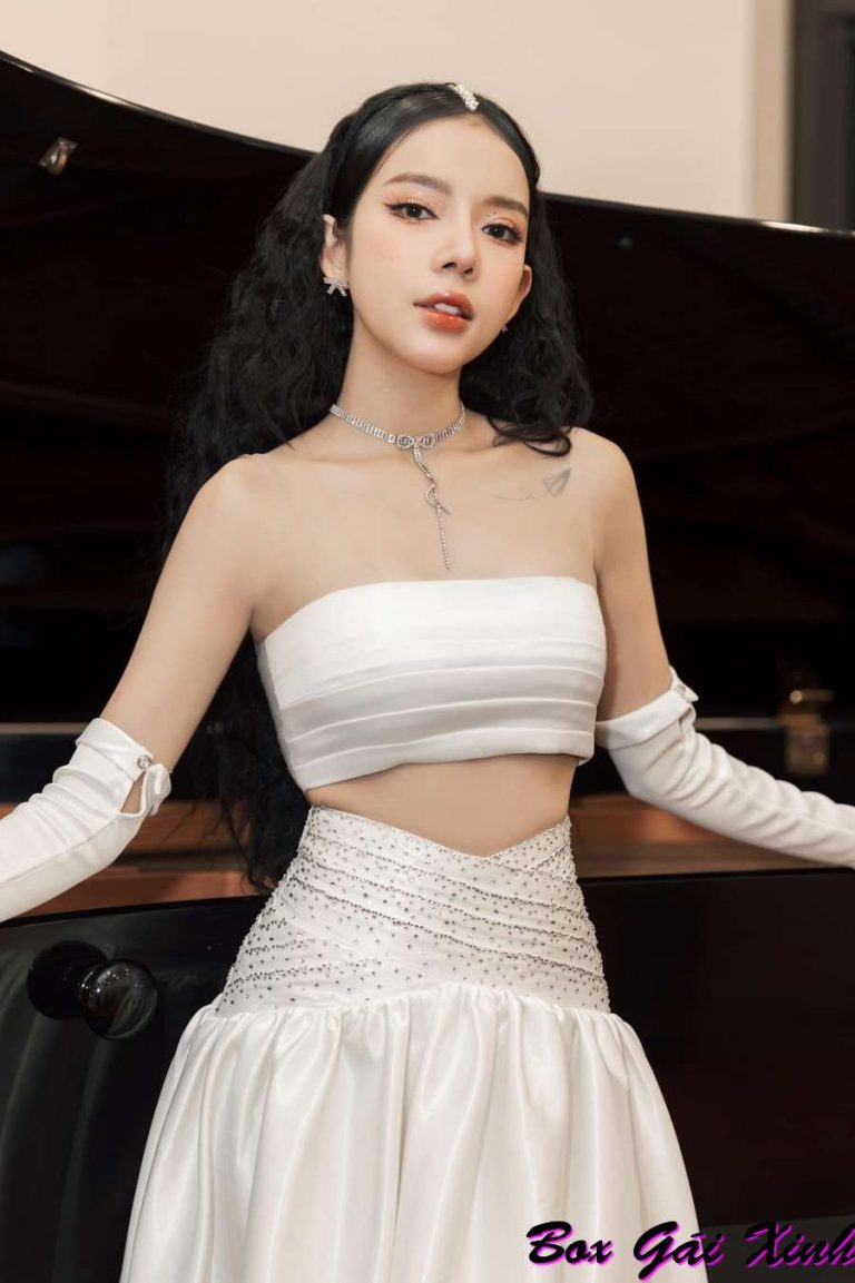 60+hình ảnh Lyly xinh xắn, sexy, bikini mới nhất 2022